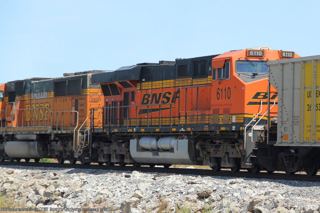 BNSF 6110